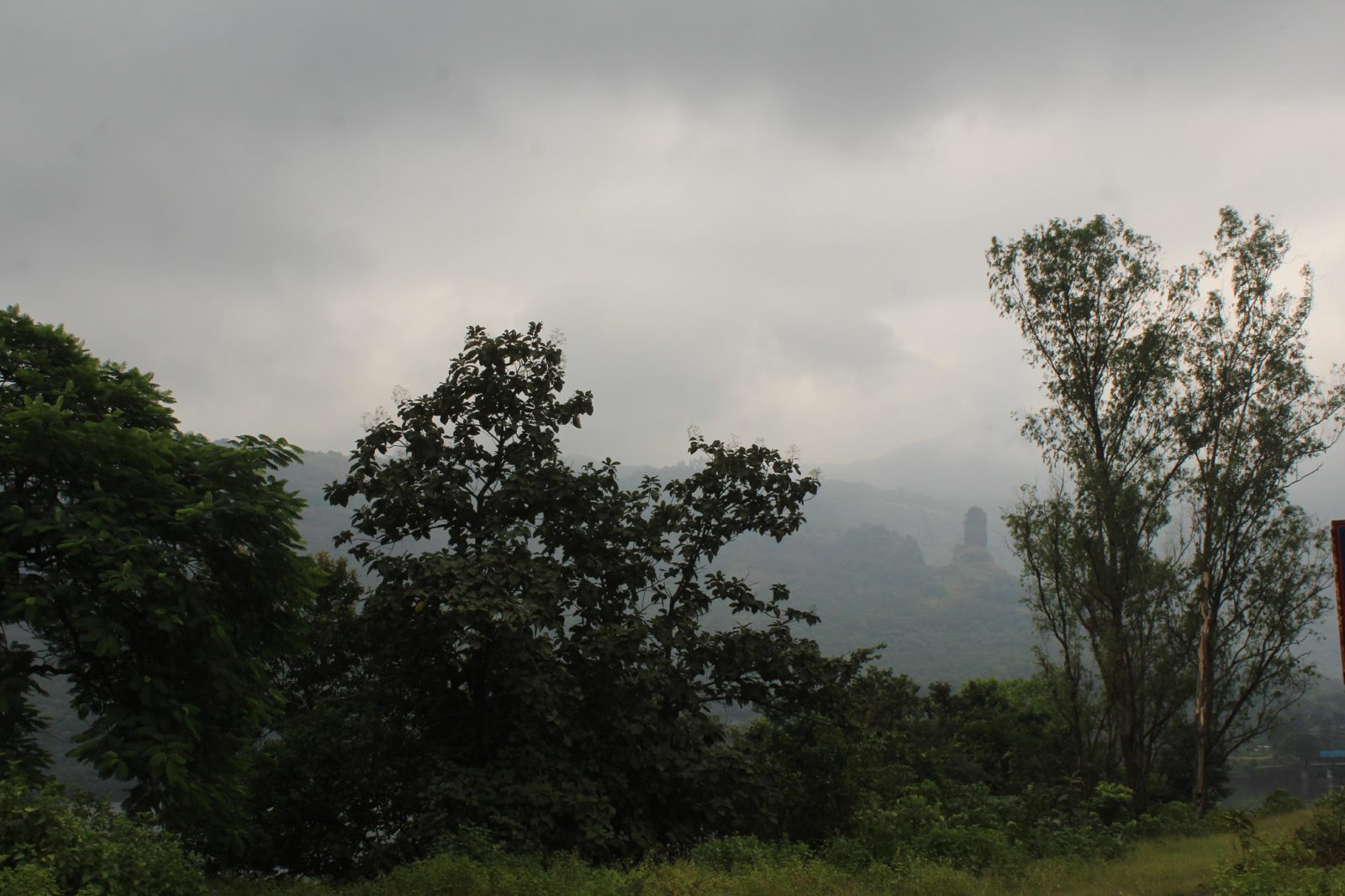 Devkund Waterfall (Pune)| HisCameraHerBackpack